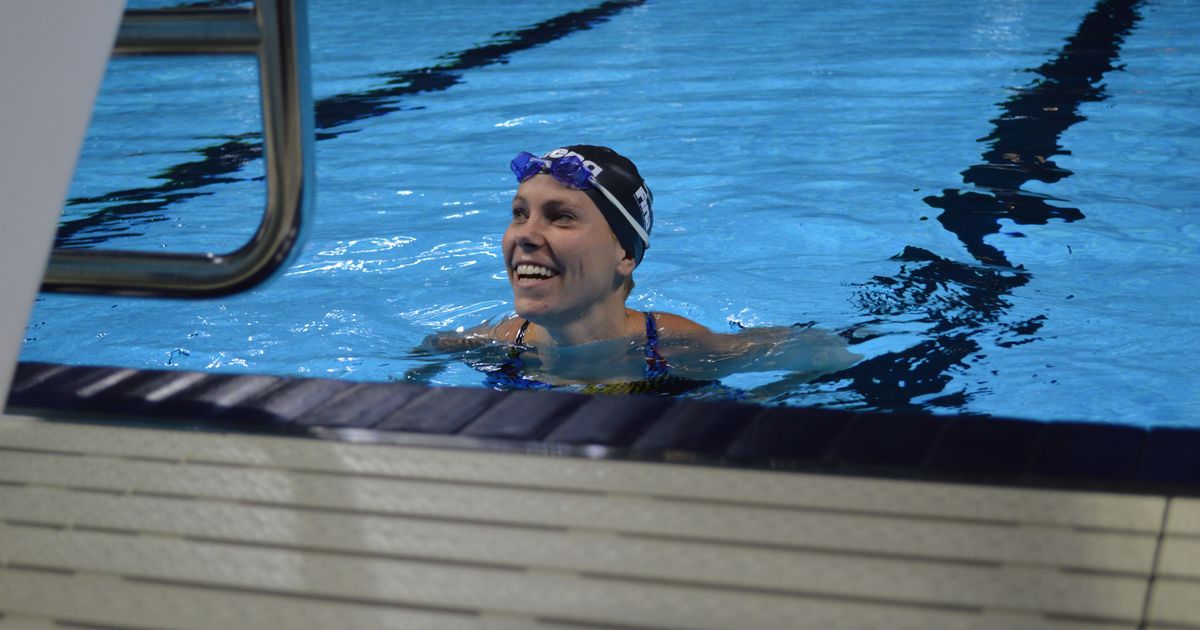 Former athlete Kelly Stefanyshyn takes first plunge in Windsor 25m pool
