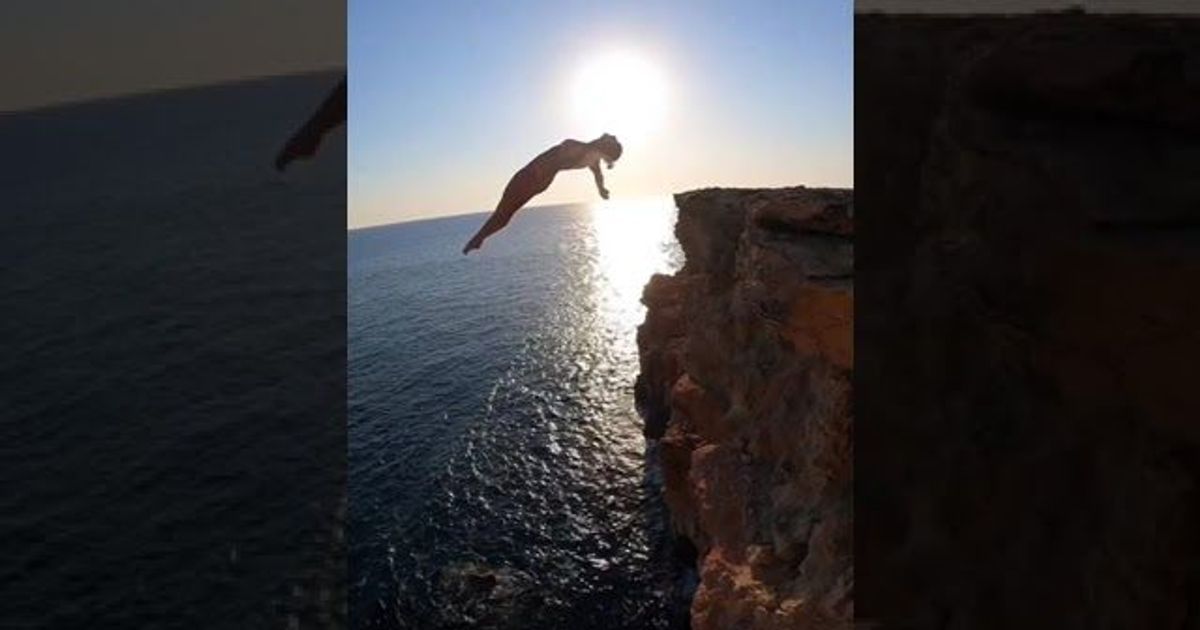 #MondayMotivation Who is ready to dive into the new week? 😱💪 #HighDiving