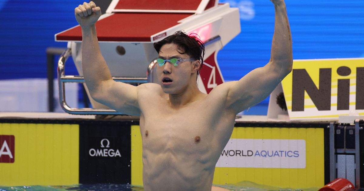 Qin Haiyang shines again, sets 200m breaststroke World Record.